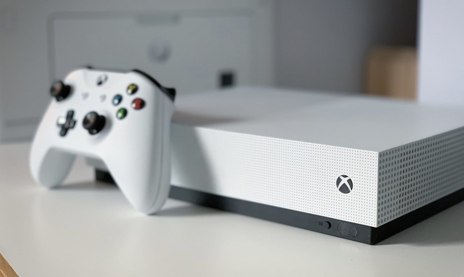 Microsoft прекратила выпуск консолей Xbox One